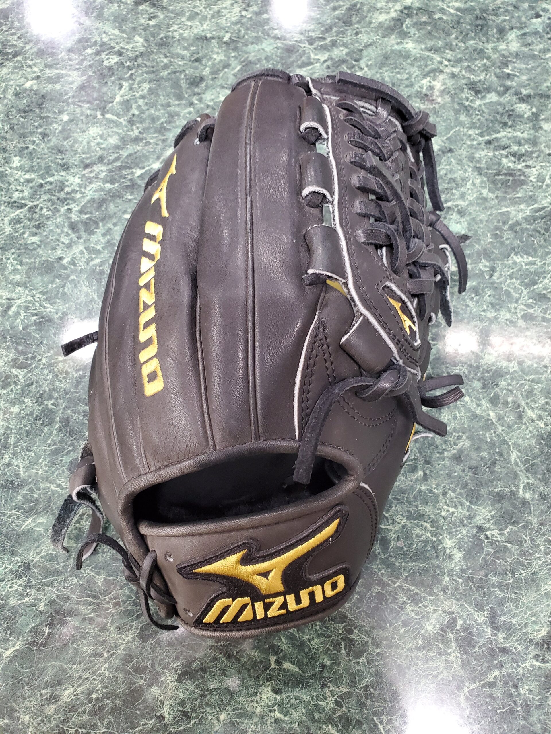 Mizuno future pro awak model